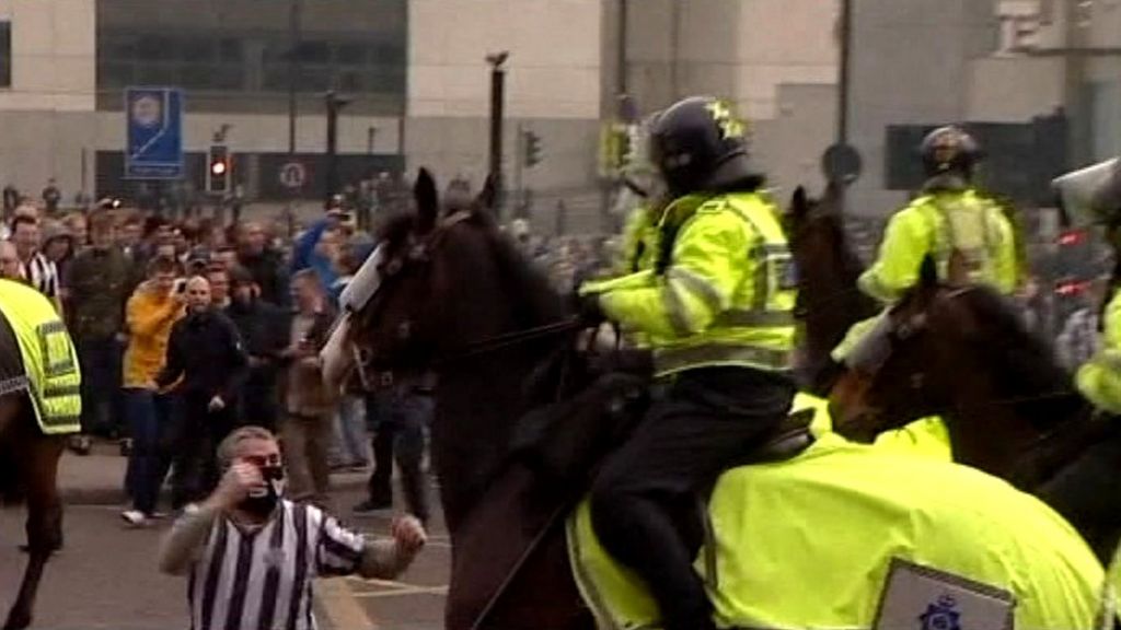 Footage captured Newcastle United fan punching horse - BBC News