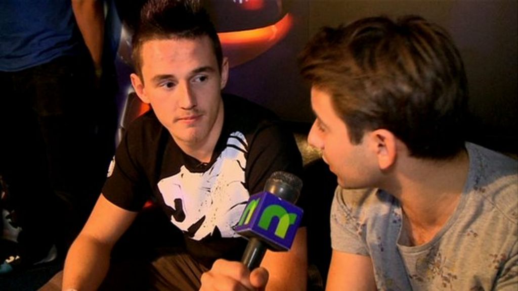 Syndicate Tom Cassell talks Xbox One vs PS4 - BBC Newsround