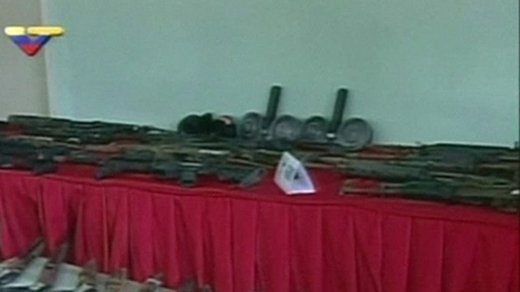 Venezuela's Sabaneta jail search yields weapons arsenal - BBC News