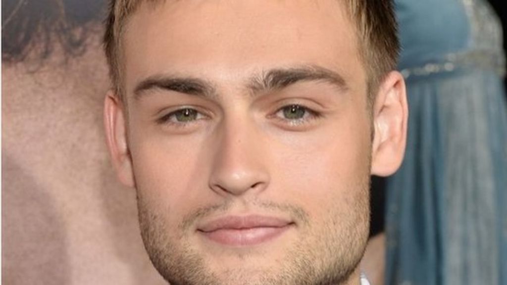 Meet the latest actor to play Romeo - BBC News