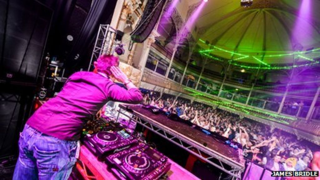 Trance club Slinky bids farewell to Bournemouth - BBC News