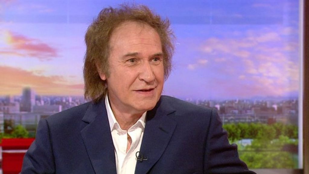 Ray Davies hints at Kinks reunion - BBC News