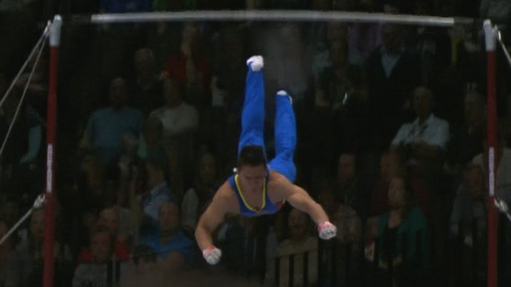 World Gymnastics: Gymnast falls twice during high bar routine - BBC Sport