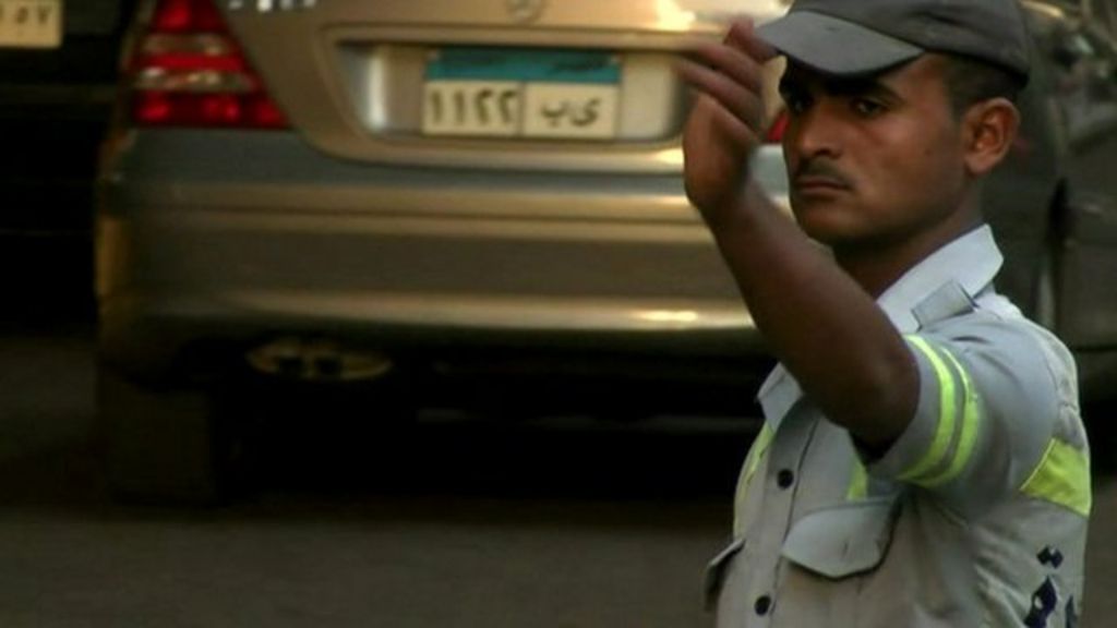 New business out of Cairo's traffic congestion problem - BBC News