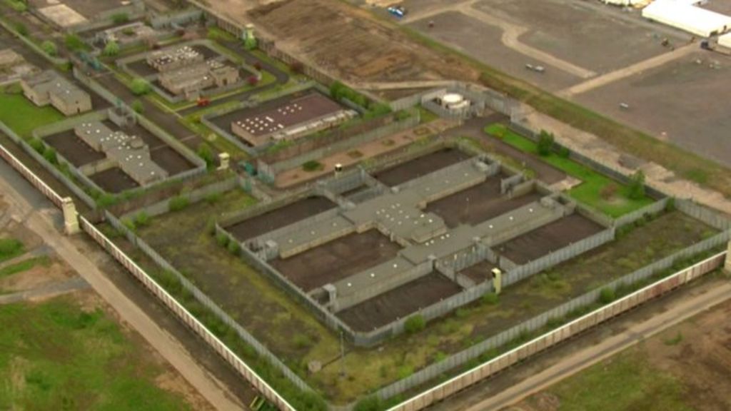EU body withdraws Maze Prison peace centre money - BBC News