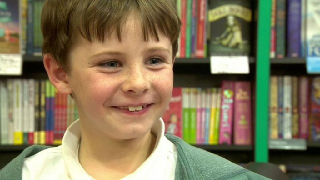 Children talk about their favourite books - BBC News