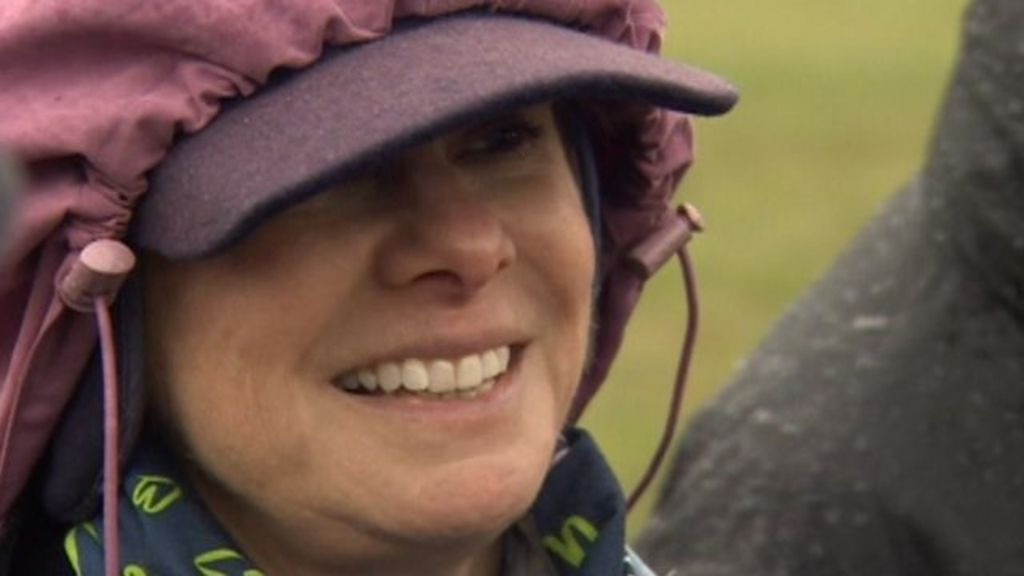 Lady Cecil pins Cesarewitch hopes on Tiger Cliff - BBC News