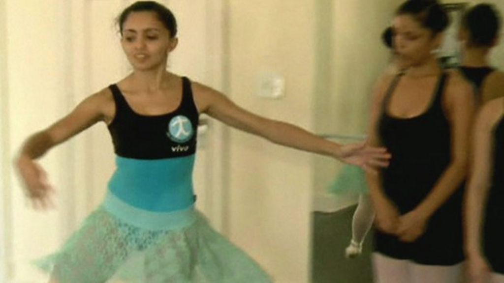 Brazil's blind ballerinas dance their way to stardom - BBC News