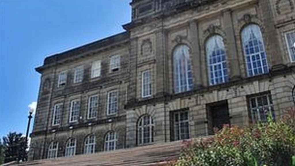Wirral Borough Council duped out of £46,000 - BBC News