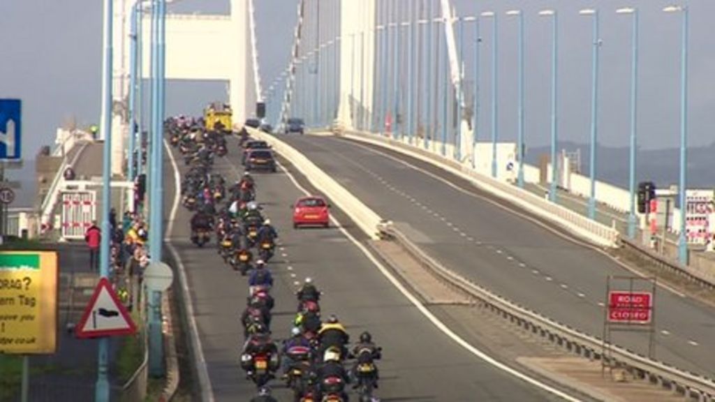 Harley Davidsons hog the bridge - BBC News