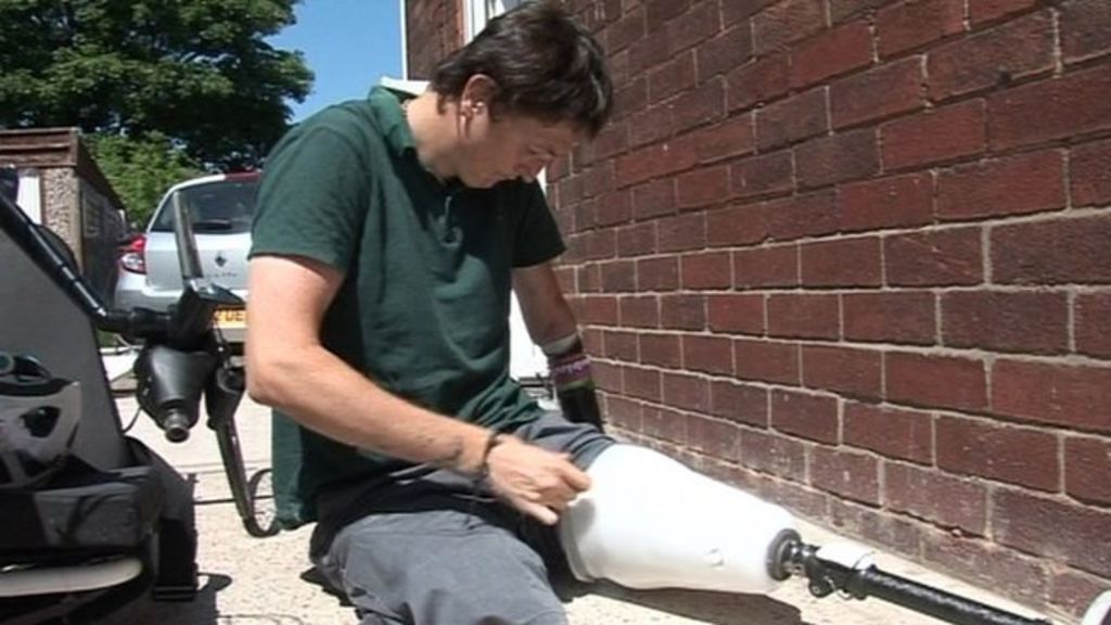 Injured soldier Craig Wood wins Yorkshire Award - BBC News