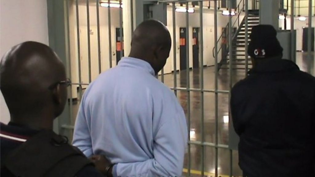 South Africa G4S prison staff accused of abuse - BBC News