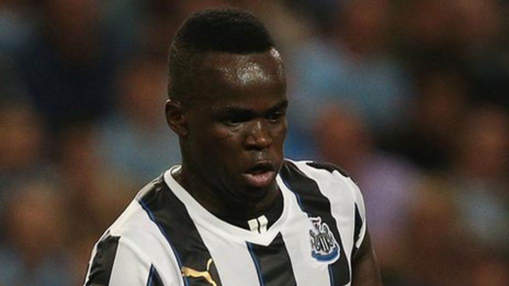 Newcastle United player Cheick Tiote admits fake licence - BBC News