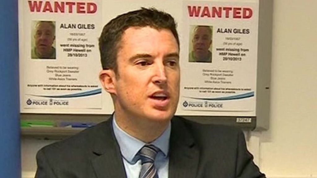 Police plea for absconded murderer Alan Giles to return - BBC News