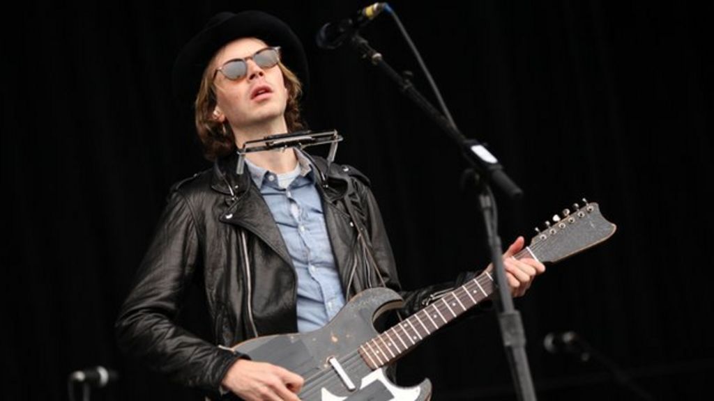 Beck, Arcade Fire and the music videos inviting fans in - BBC News