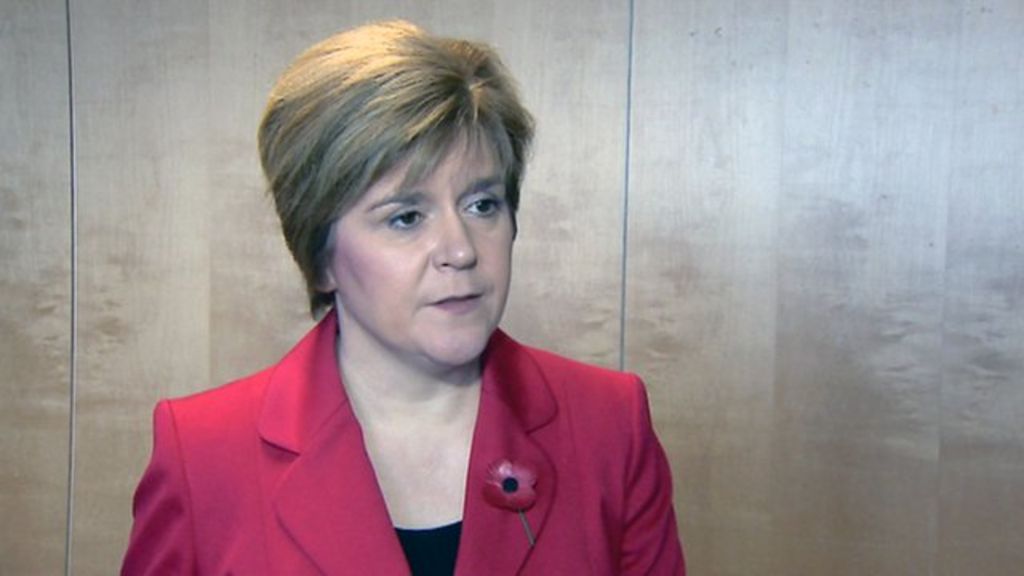 Nicola Sturgeon offers support to BAE shipyard workers - BBC News