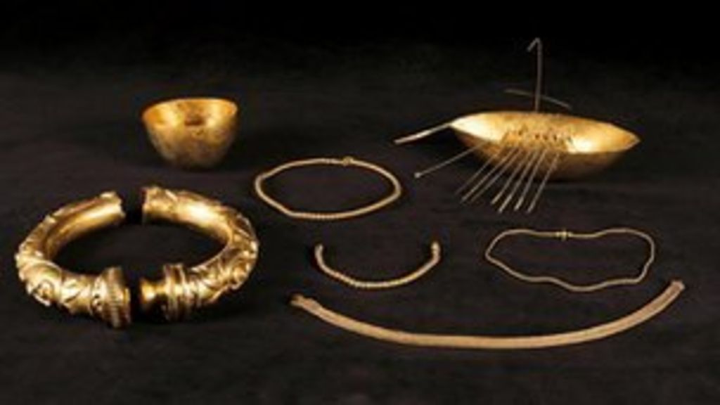 Broighter gold visits Limavady in November - BBC News
