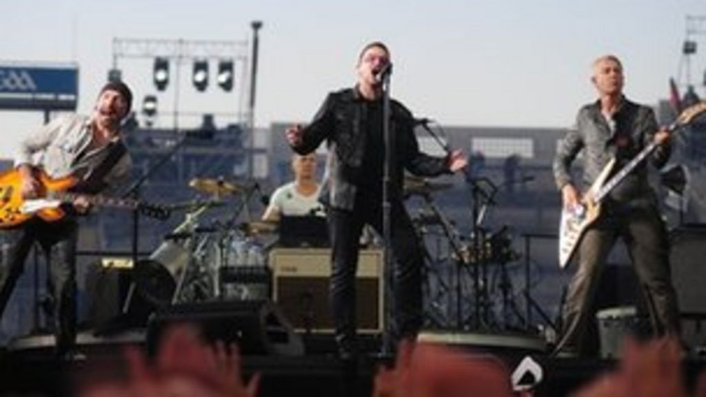 U2's manager Paul McGuinness 'set to step down after 34 years' - BBC News
