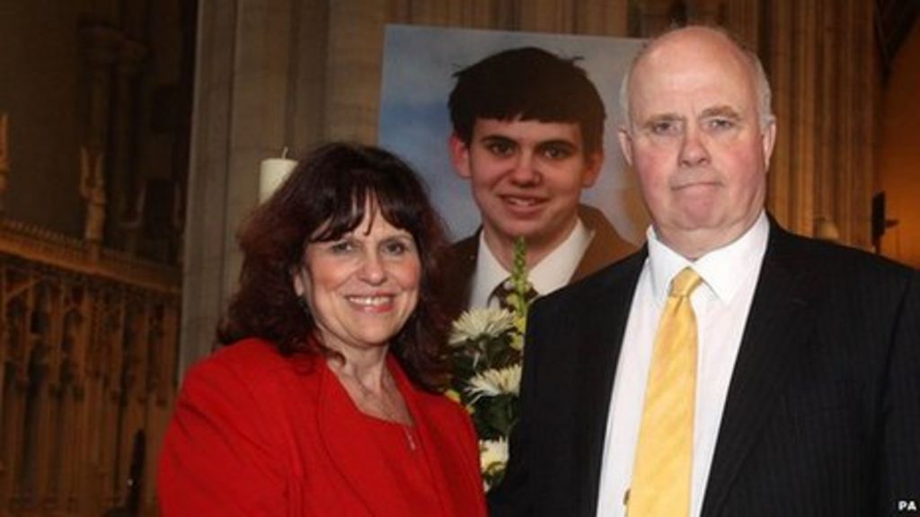 Father of Jimmy Mizen backs Prince's youth campaign - BBC News