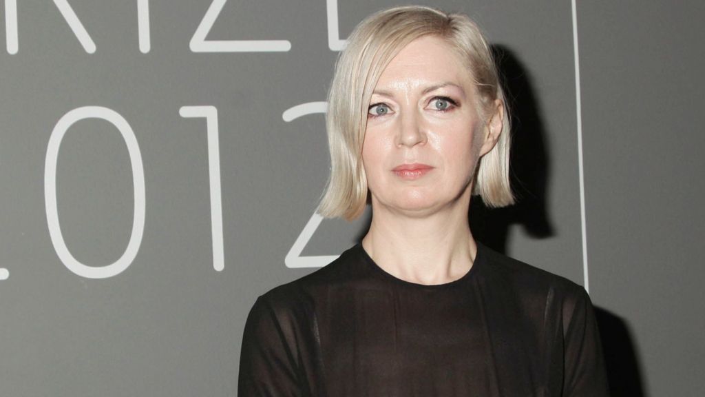 Elizabeth Price wins £60,000 contemporary art award - BBC News