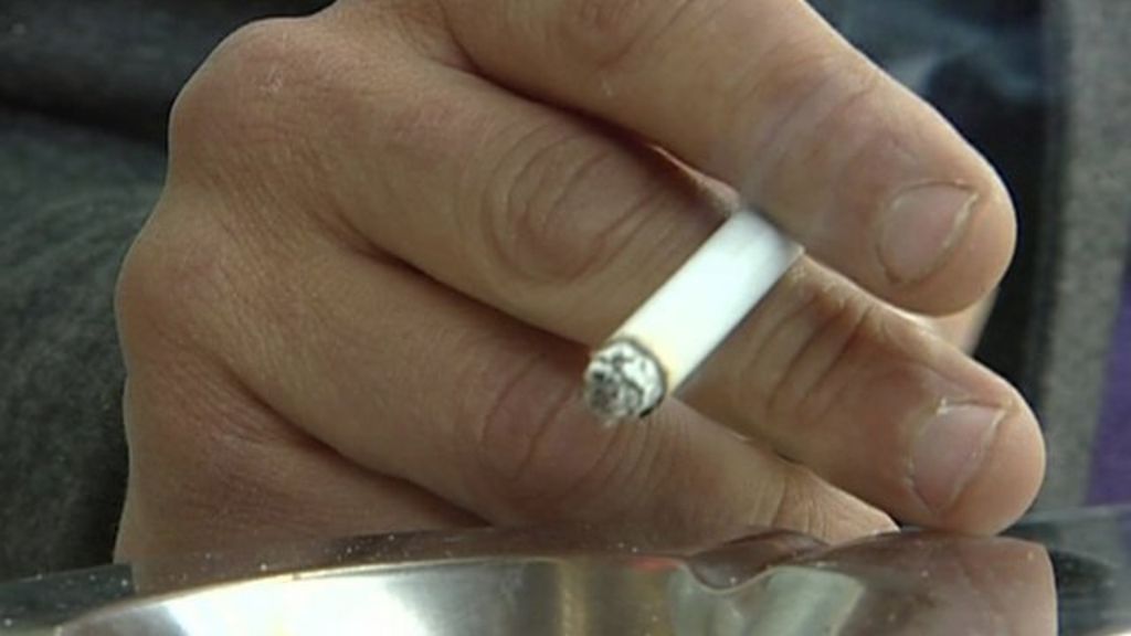NYC steps up fight against smoking - BBC News