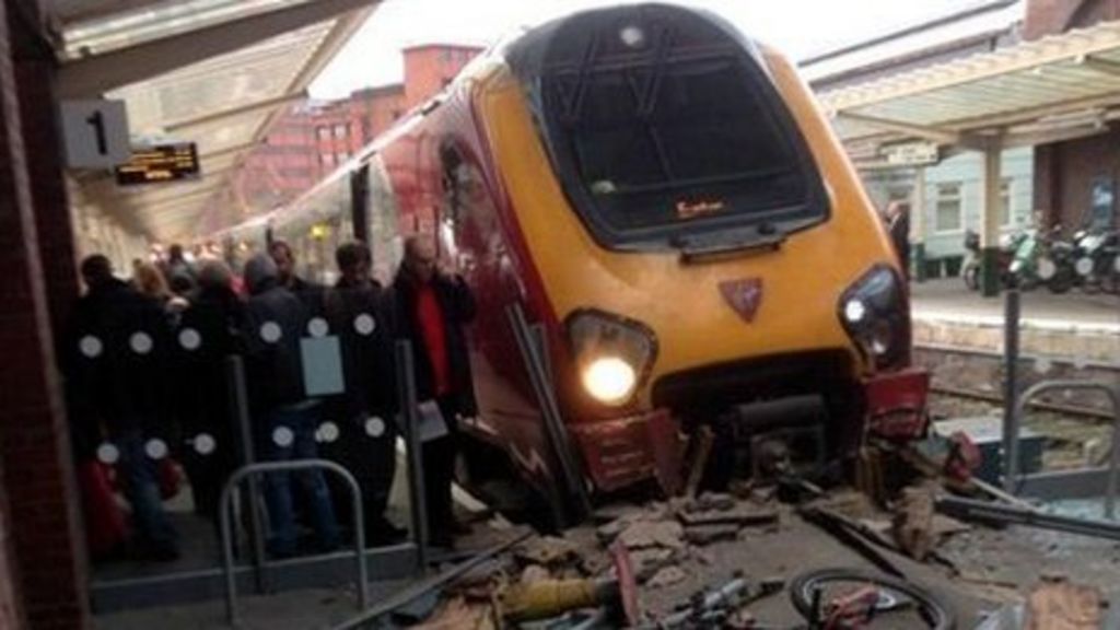 Chester Station train crash: Emergency sand 'used too late' - BBC News