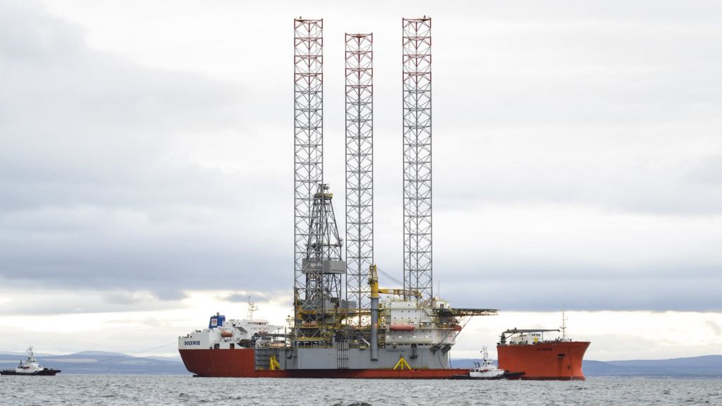 'Cyber drilling' rig arrives in Cromarty Firth - BBC News