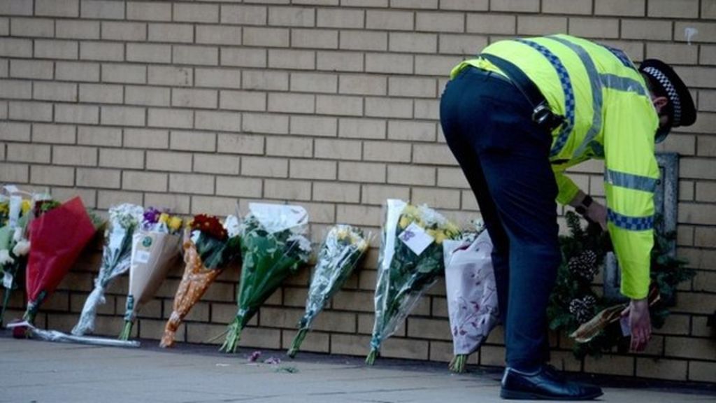 Recovery continues after Glasgow helicopter crash - BBC News