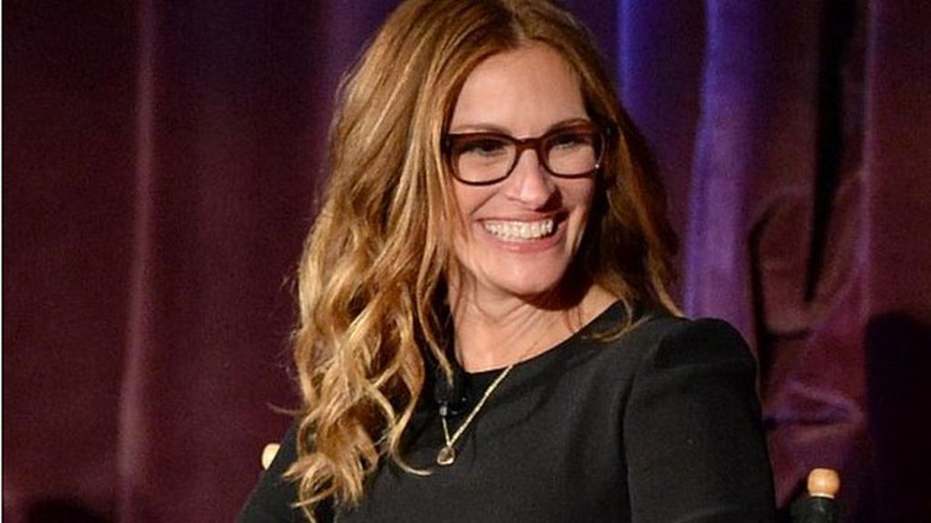 Is this Julia Roberts' best performance yet? - BBC News