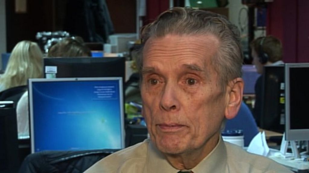 Prof Peter Elwood on exercise link to avoiding dementia - BBC News