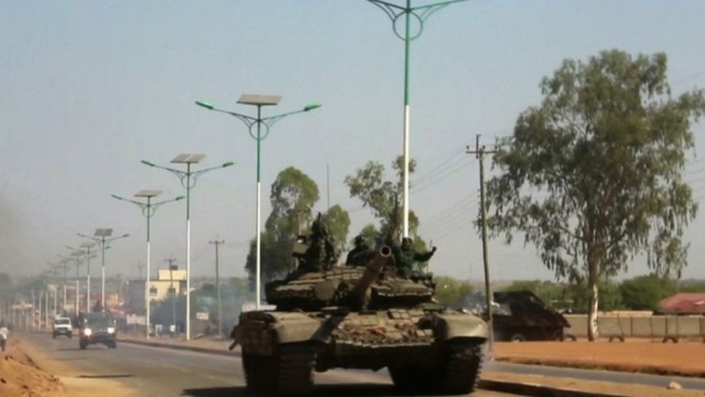 South Sudan clashes: 'Dozens of soldiers killed' in Juba - BBC News