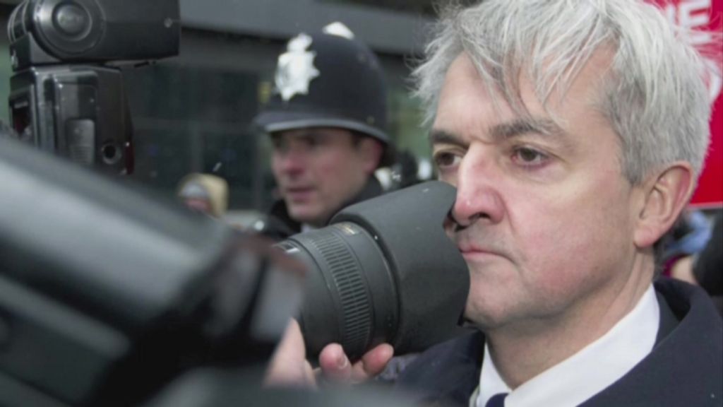 Moments In Time: Chris Huhne face-off with the press - BBC News