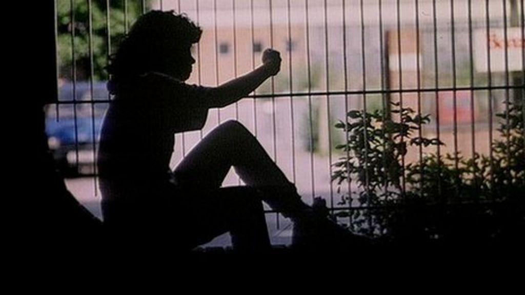 Rochdale grooming: 'Shocking' failure over sex abuse - BBC News