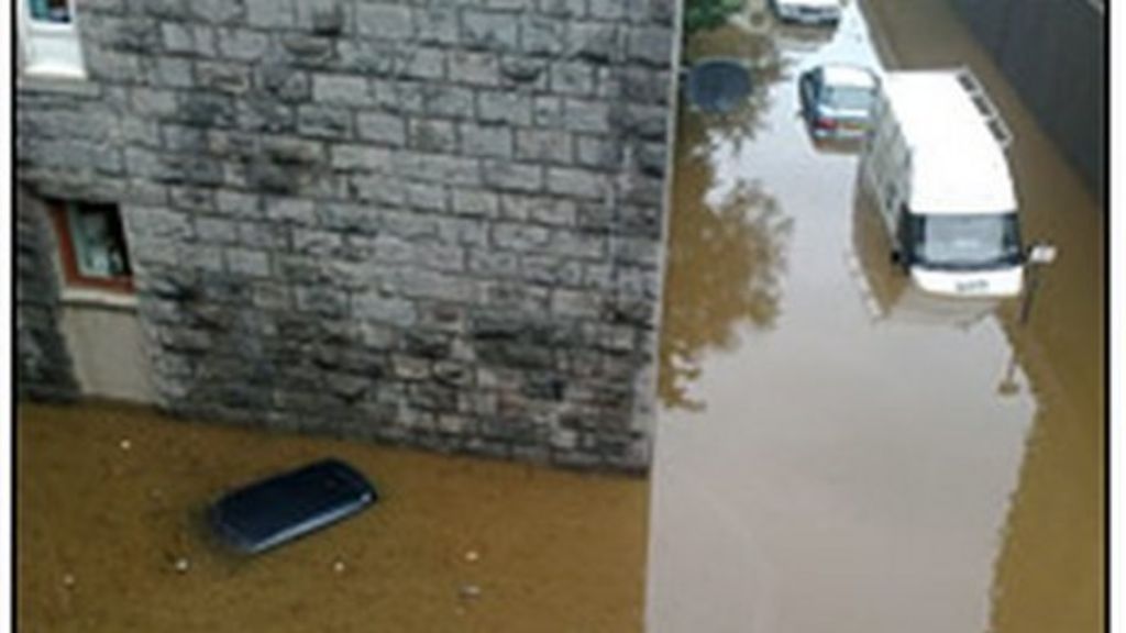 Denburn flood defences in Aberdeen announced - BBC News