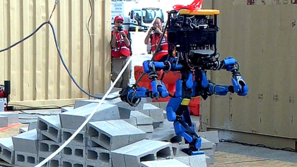 Google's Schaft robot wins Darpa rescue challenge - BBC News