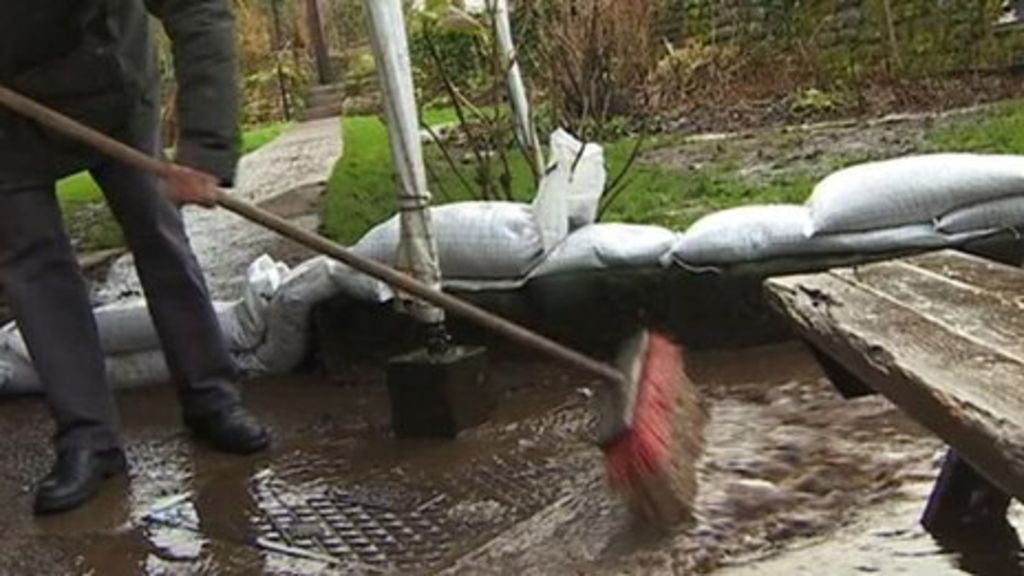 Trellech pub flooded prompting Christmas Eve clean-up - BBC News