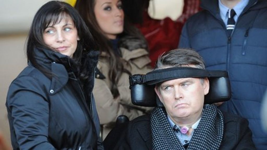 Gary Parkinson gets 'incredible reception' at Middlesbrough match - BBC ...