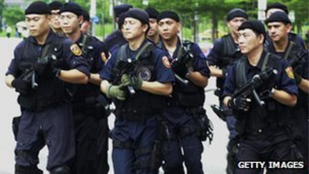 Taiwan: Police face heat over long hair ban - BBC News