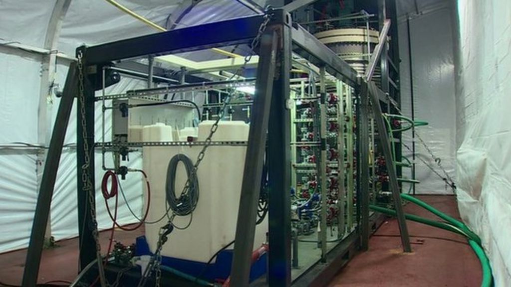 Syria crisis: US ship Cape Ray to destroy chemical weapons stock - BBC News