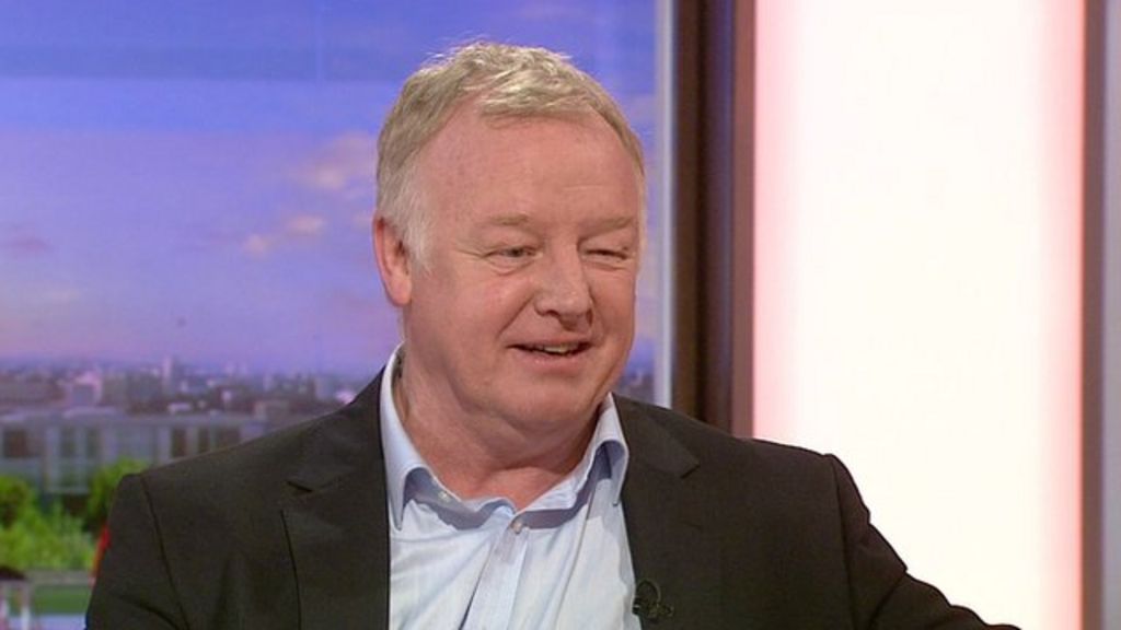 Comedian Les Dennis' darker side - BBC News