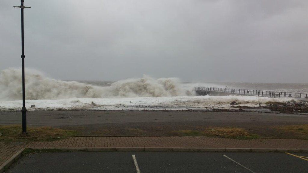 Flood waters recede after winds and high tides batter Cumbria - BBC News