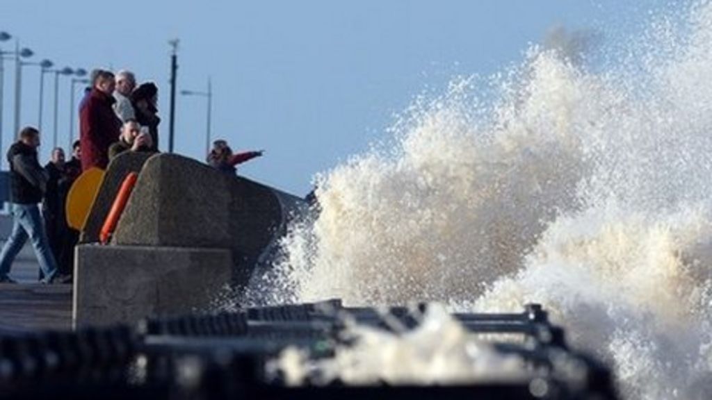 Storm and tides cause Merseyside and Cheshire flood disruption - BBC News
