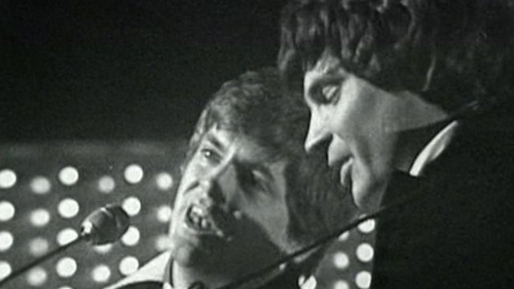 Everly Brothers singer Phil Everly dies aged 74 - BBC News