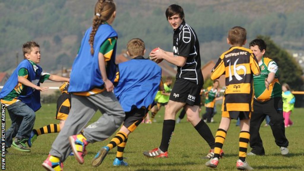 Wales Today: WRU sends letter to rank and file clubs - BBC Sport