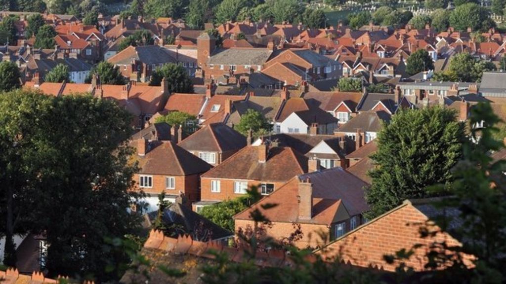 Walton Hill new homes plan approved by council - BBC News