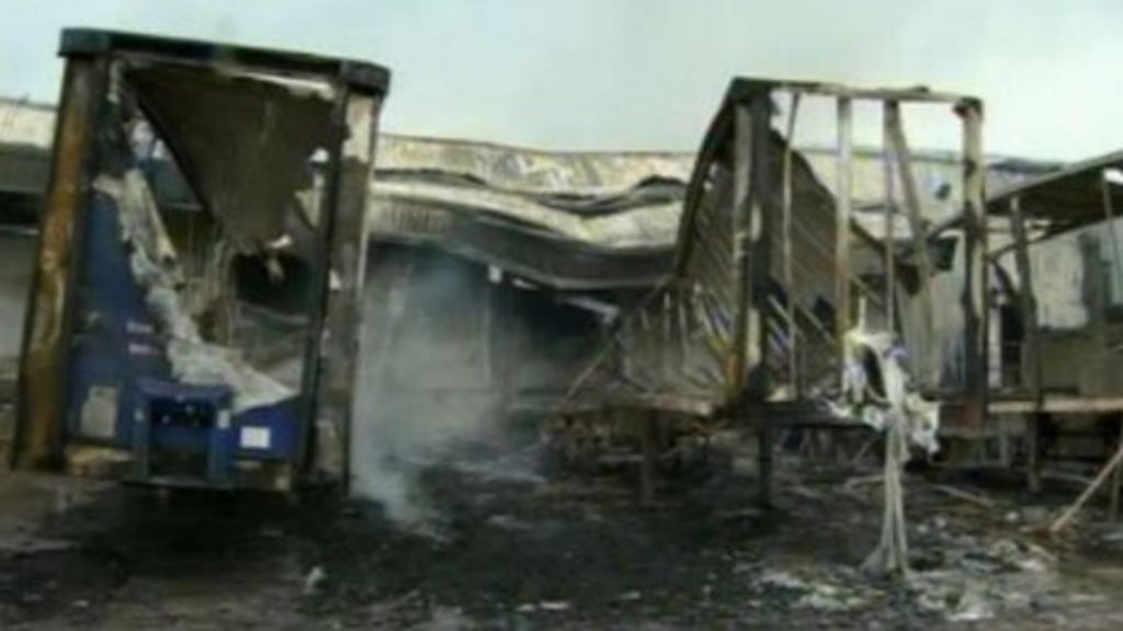 Real Crisps arsonist Colin Goulding jailed for factory blaze - BBC News