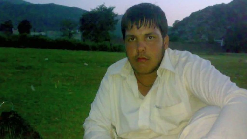 Aitzaz Hasan: Pakistan 'hero' recommended for award - BBC News