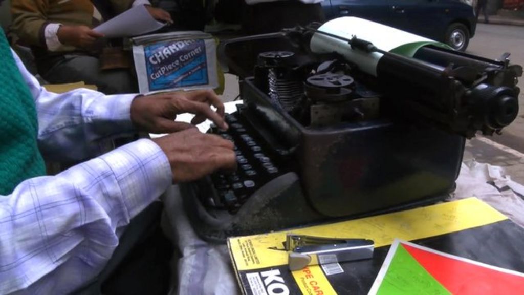 India's street typists dying out - BBC News