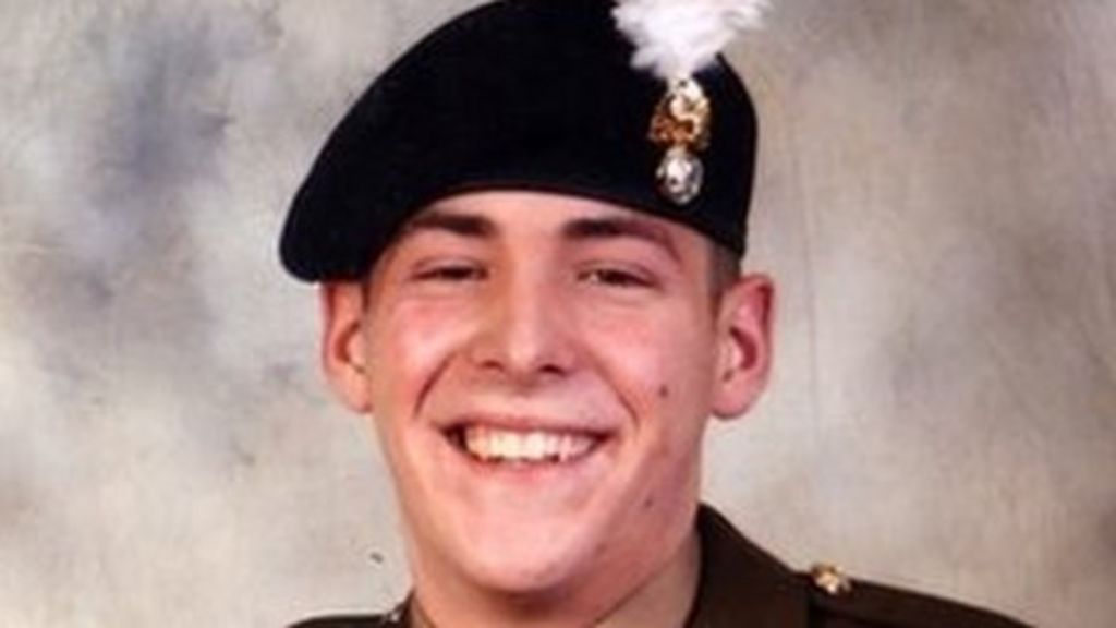 Woolwich attack: Lee Rigby named as victim - BBC News