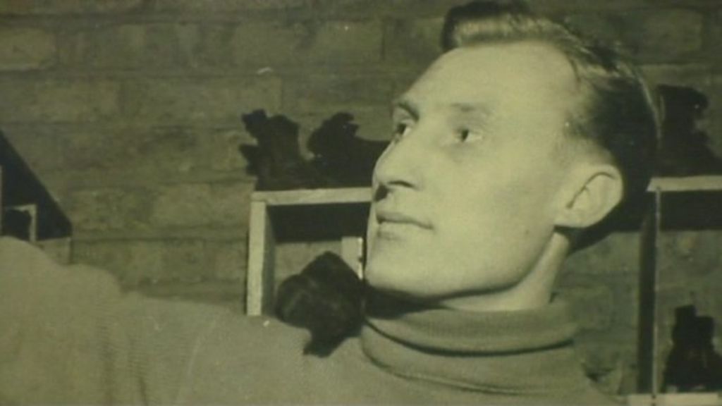 Bert Williams: tributes to ex-England and Wolves keeper - BBC News